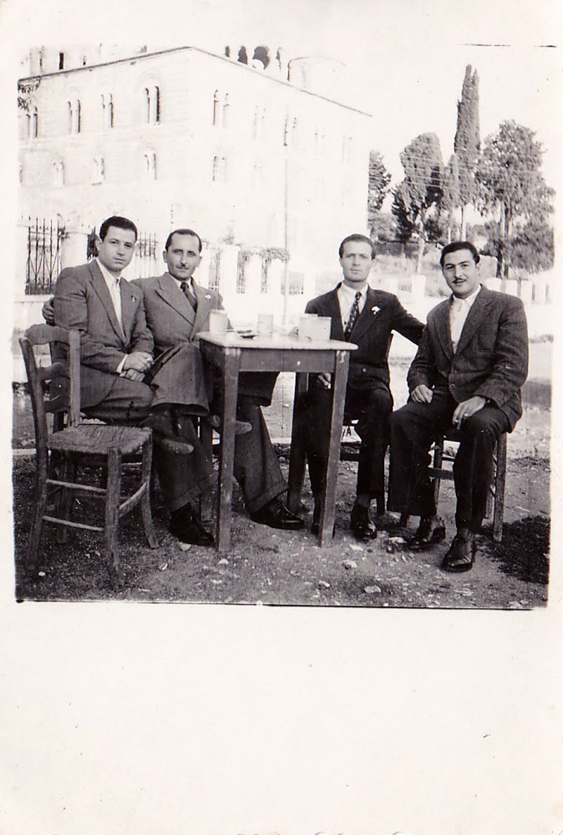 Στου Βίκτωρα Σακκά... - Δόξες Αγήραντες του ΔεσποτάτουΔόξες Αγήραντες ...