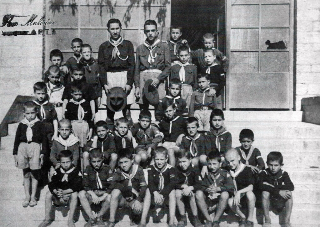 Πρόσκοποι, 1930ς - Δόξες Αγήραντες του ΔεσποτάτουΔόξες Αγήραντες του ...