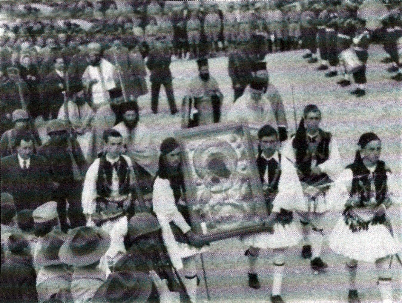 Η Λιτανεία της Παναγίας της Παρηγορήτισσας - 1952 - Δόξες Αγήραντες του ...