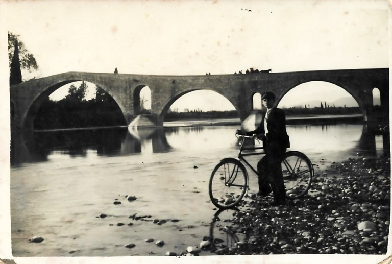 Δίπλα στην κοίτη του Αράχθου... - Δόξες Αγήραντες του ΔεσποτάτουΔόξες ...